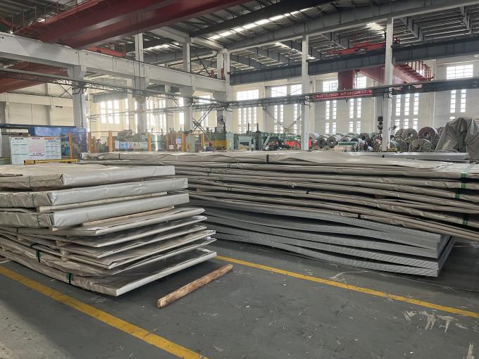 Mill Edge 304 Stainless Steel Plate 10mm Weak Magnetic For Industrial Tanks